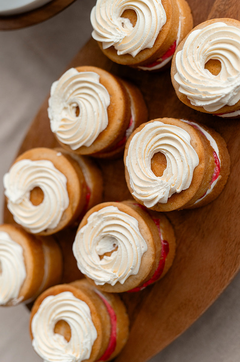 8 Extra Mini Cakes – TheCakeryLeamington